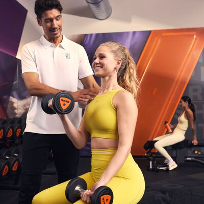 Basic-Fit - Fitnessbegeleiding van personal trainers en fysio's